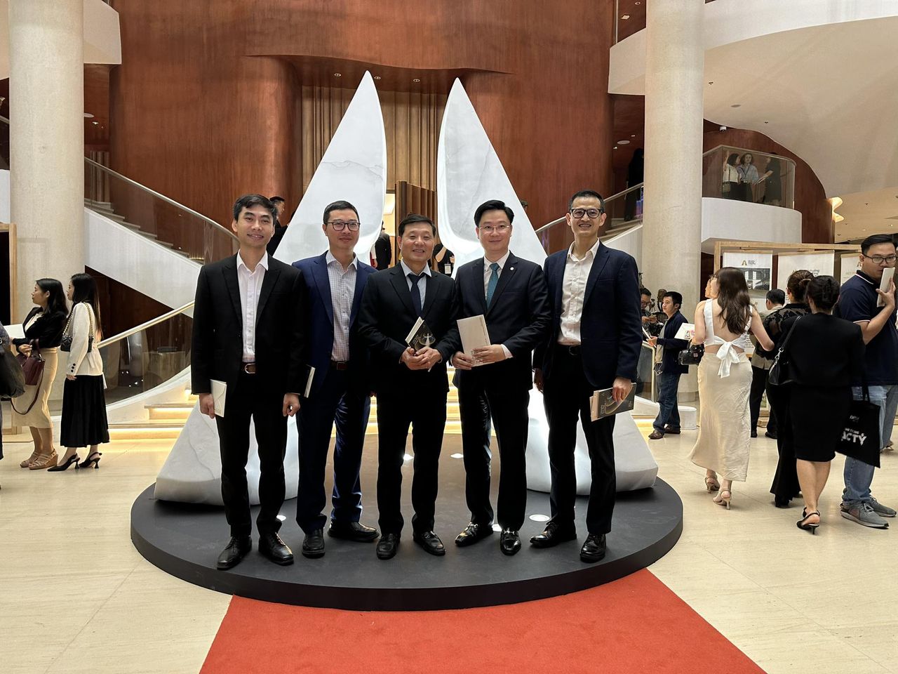 DỰ ÁN "THUỐC ĐÚNG CHO EM" ĐẠT GIẢI "Ý TƯỞNG VÌ CỘNG ĐỒNG' TRONG ĐÊM ...